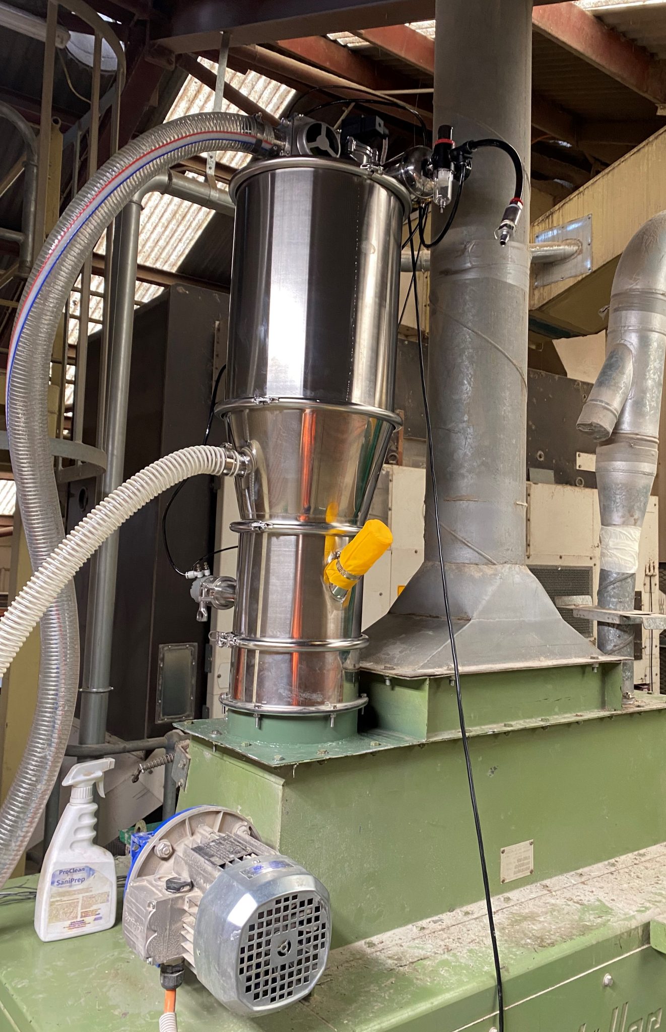 Bird Feed Granules Vacuum Loader - Filquip