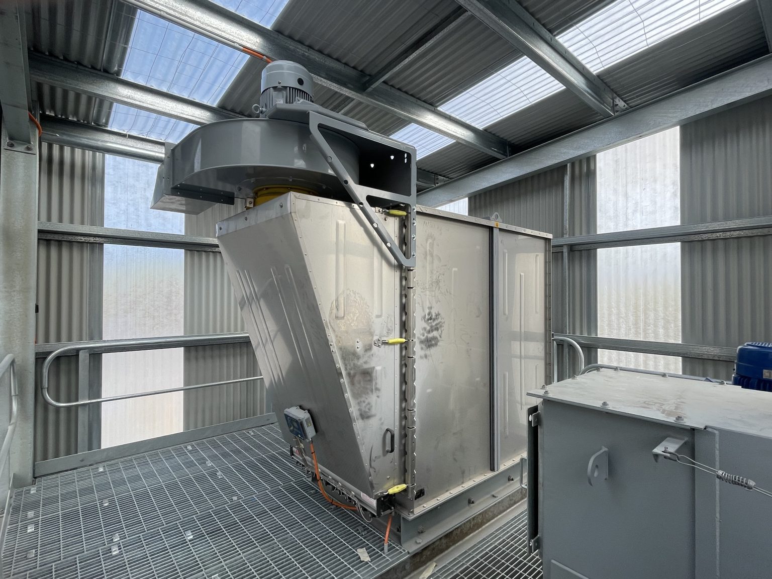 Quarry Screen Deck Dust Extractor - Filquip