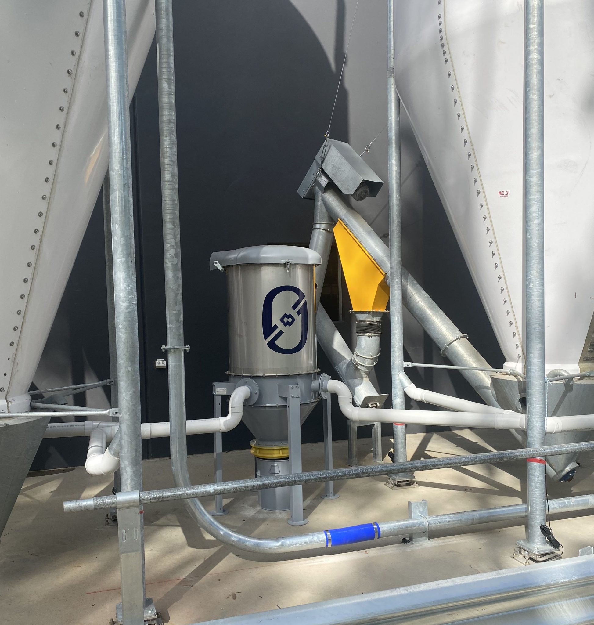 Free standing dust extractors - Filquip